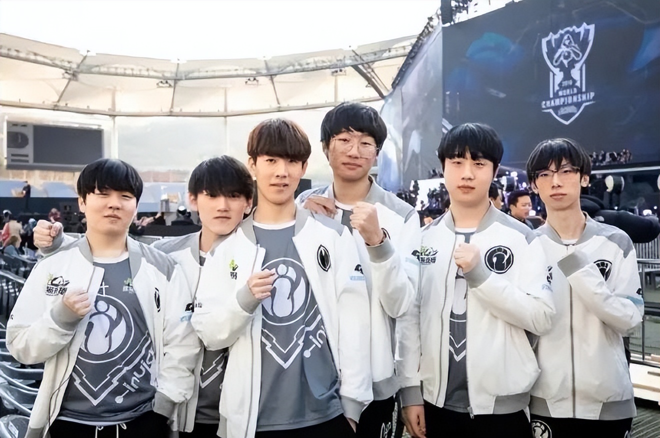 BLG took out all the savings, pursued the old IG in the middle and wild, and also had contact ...