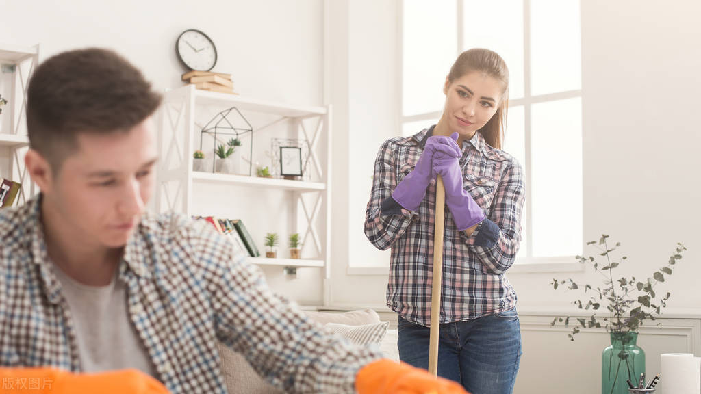 A 70-year-old aunt hired a male nanny for the elderly in her later ...