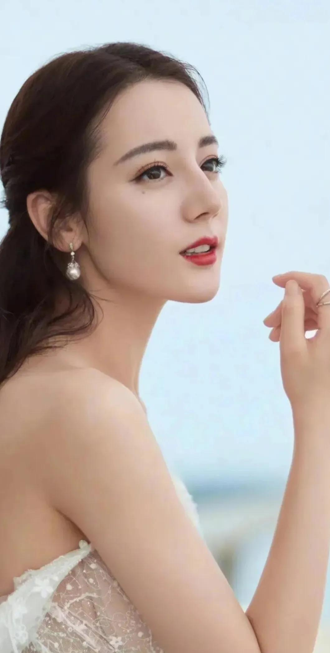 Appreciation of sexy pictures of stars - iNEWS