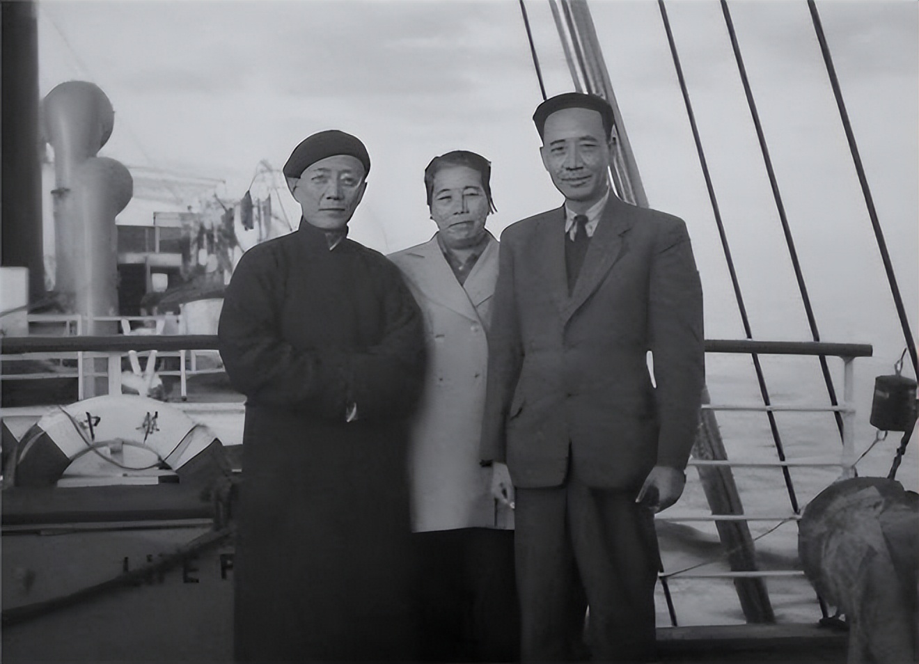 What is Lu Xun's daily diet like?Xu Guangping took out a menu, which ...