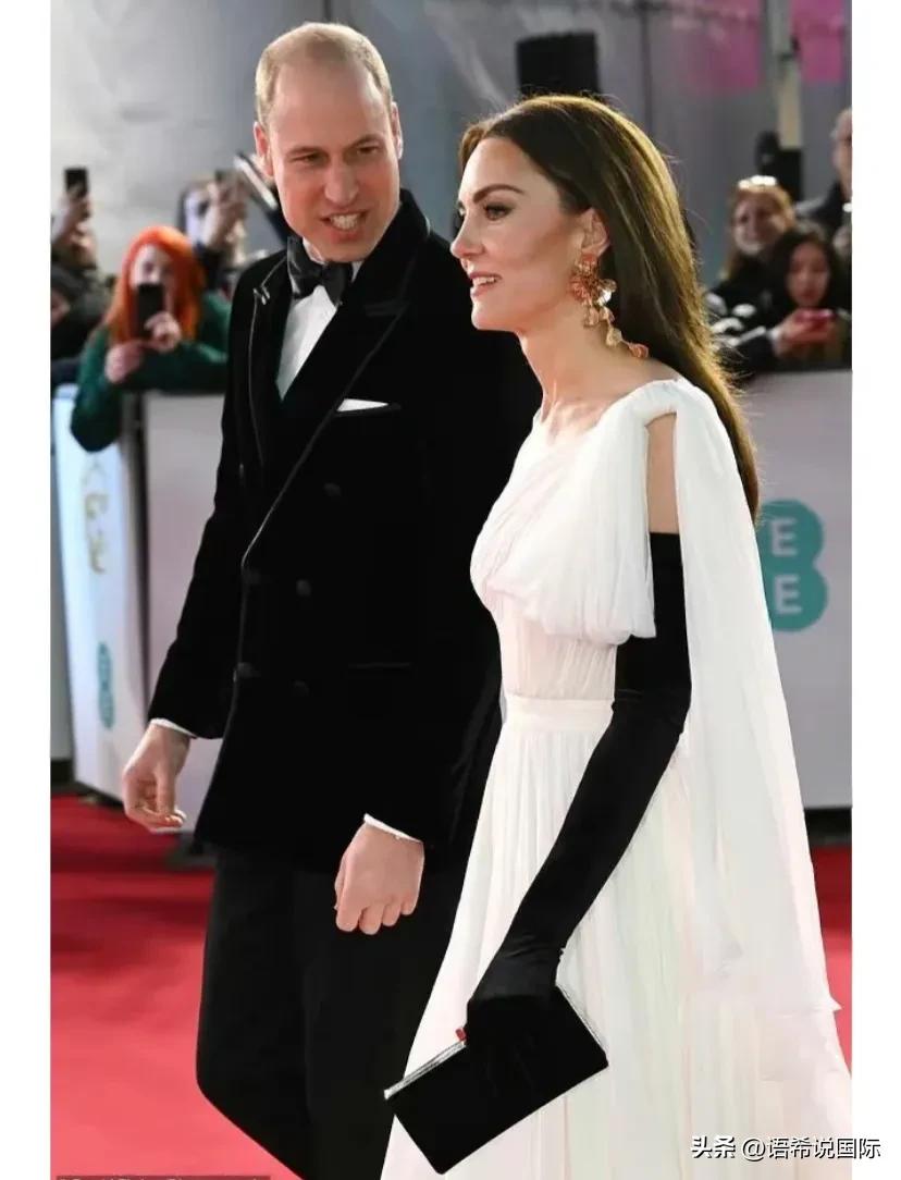 Kate is also a naughty bag, and on this occasion she slapped William's ...