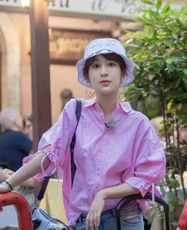 Yang Zi finally "can wear" clothes, and is affectionately called "low ...