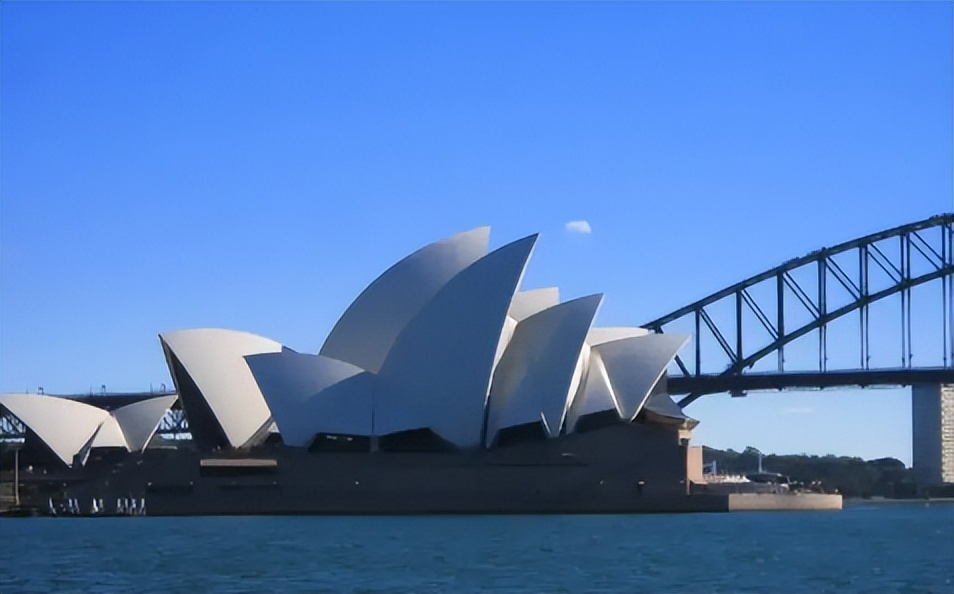 The design concept of the Sydney Opera House, the uniqueness of the ...