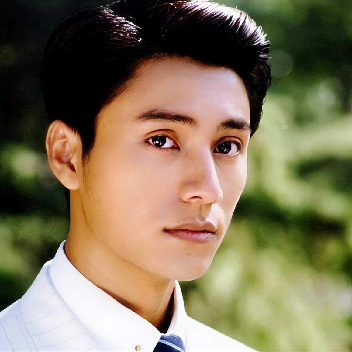 Chen Kun's 21-year-old son shows off Rolls-Royce! Living abroad for a ...