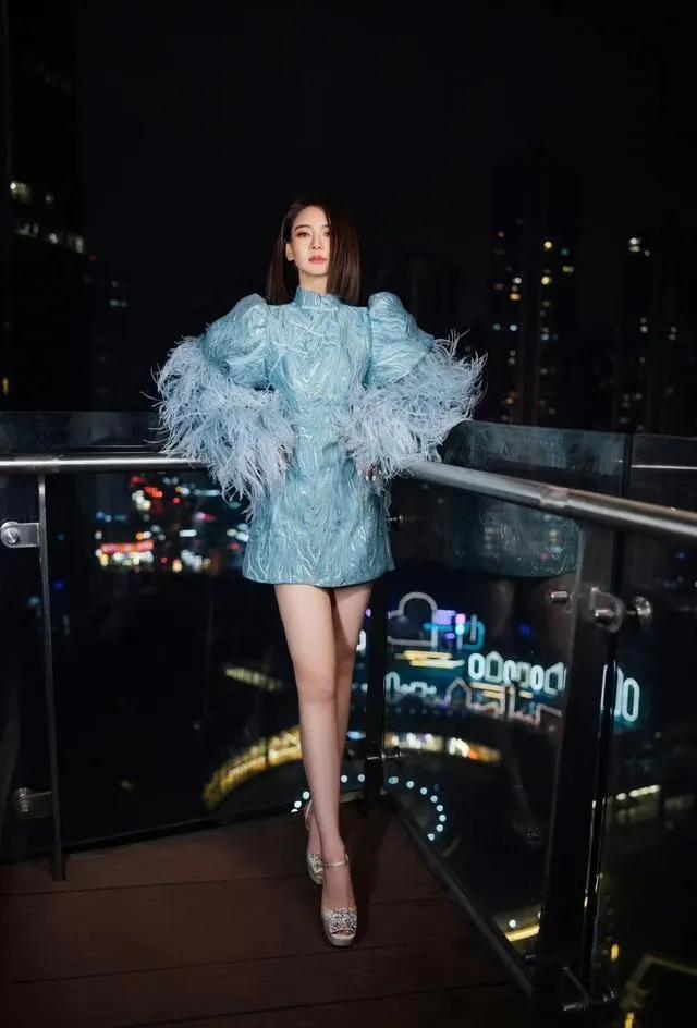 Qi Wei ~ beautiful - iNEWS