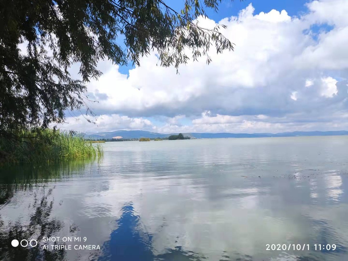 See the beauty of Dianchi Lake, see the people of the country, and sigh ...