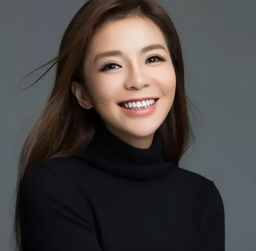 It turns out that Zhu Xun, the glamorous "No. 1 Sister of CCTV", is so unknown behind the scenes ...