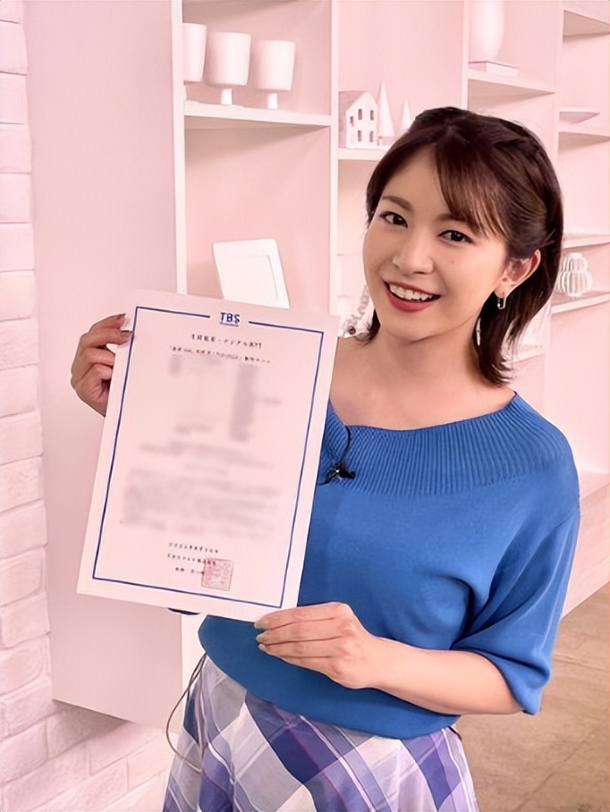 Refreshing and refined, Nippon Radio and TV host with a body that looks ...