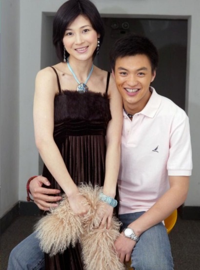 42-year-old Tong Lei's "Xinghan Splendid Moon Rising Canghai" watched countless audiences cry ...