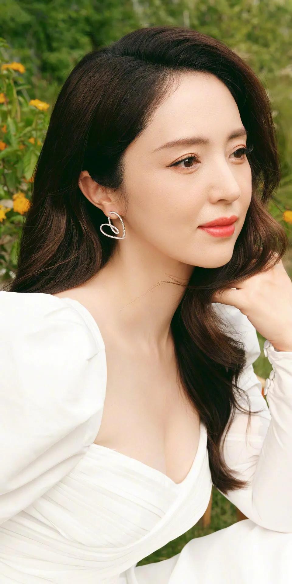 Beauty star "Dong Xuan" is glamorous and sexy - iMedia