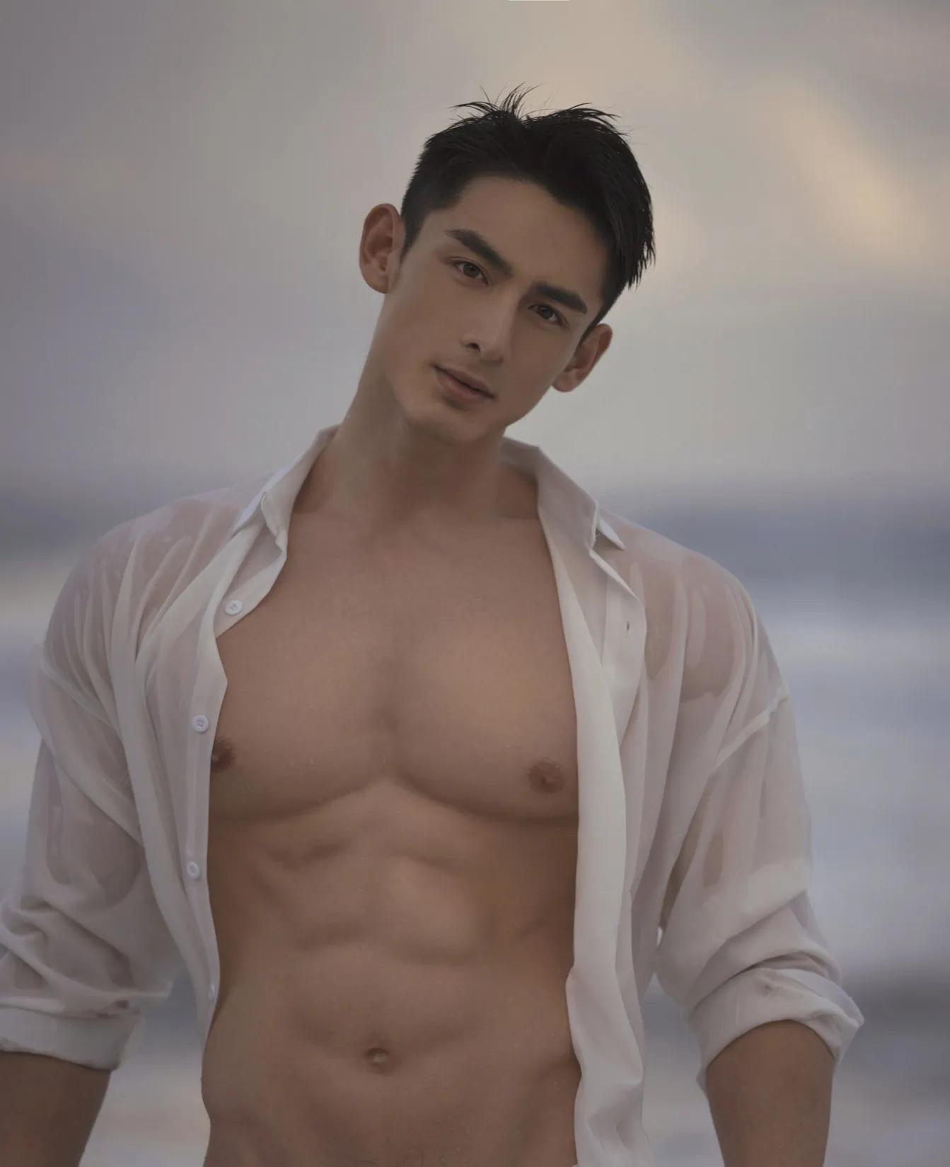 In the hot summer, Guo Qiubo cannot do without fitness - iNEWS