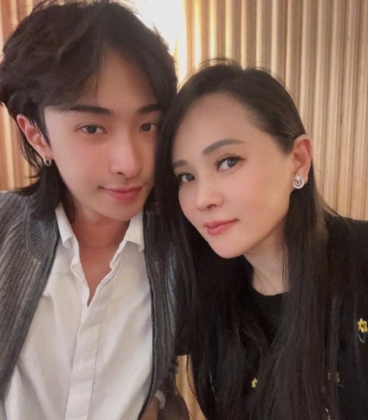 New evidence of Qin Hao's love change, the man took Guan Yi Nengjing's social account, the woman ...