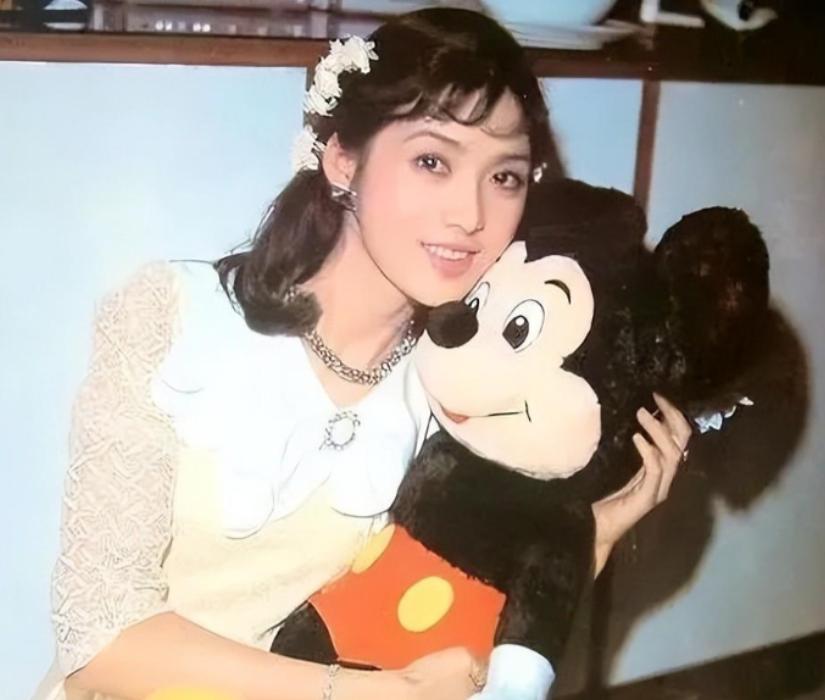 Gong Xue: The Different Life Trajectory of the Legendary Cover Goddess ...