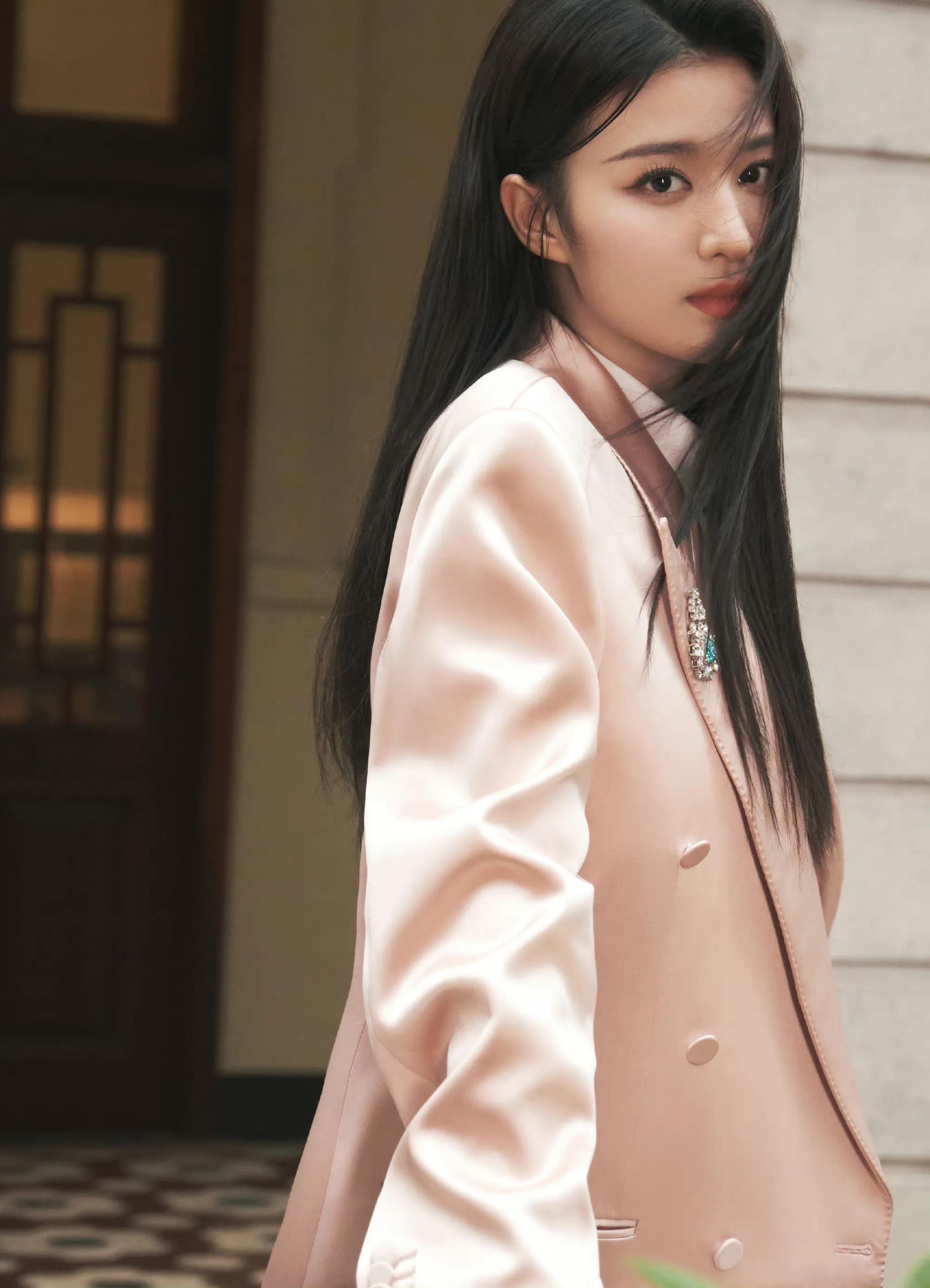 Beautiful picture of Wang Churan - iNEWS