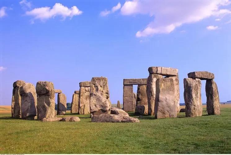 Field investigation of megalithic culture in ancient Britain, - iNEWS