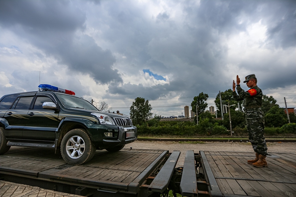 Rail loading training improves troop transport and delivery ...