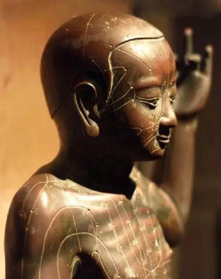 In the last century, Japan discovered an "acupuncture bronze man" in ...