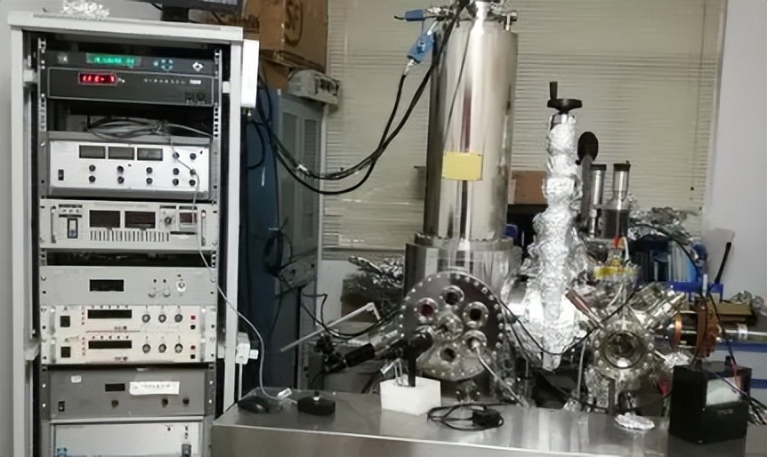 Traditional microscopes have limitations in observing atomic structures ...