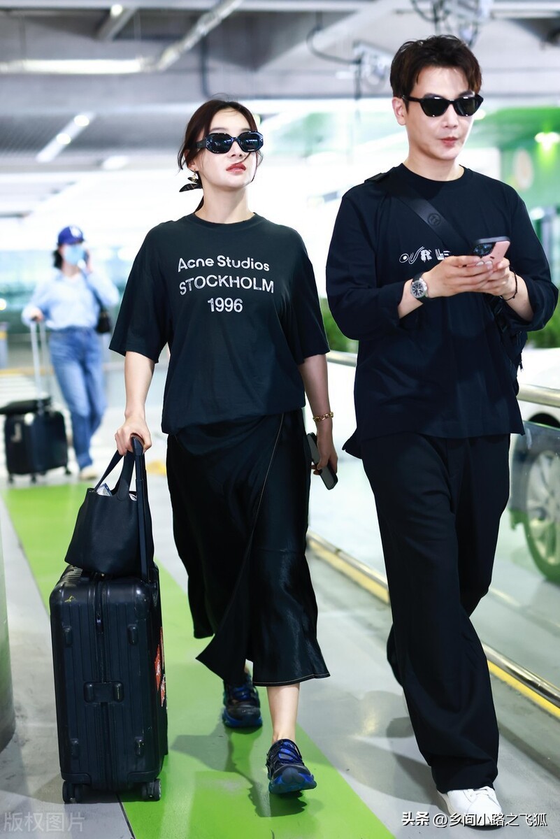 Yuan Shanshan arrived at Shanghai Airport, and Sun Jian appeared at the ...