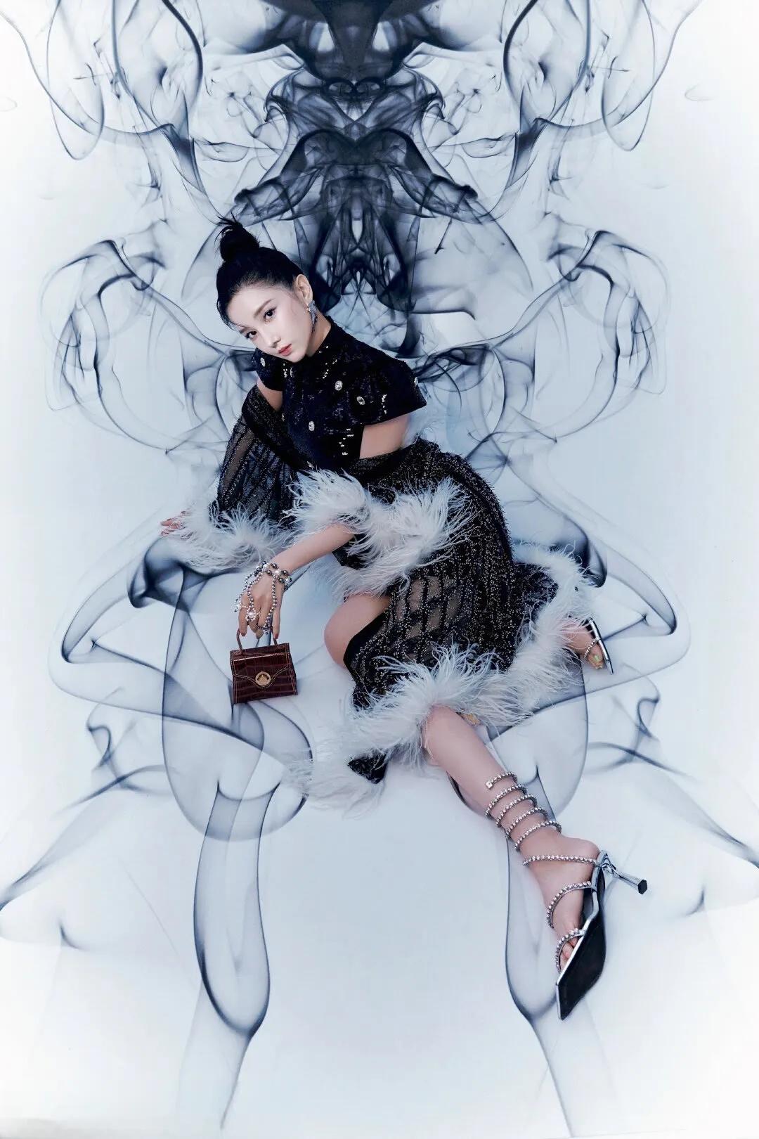 Celebrity pictures - Issue 596 Chen Xiaojun - iNEWS