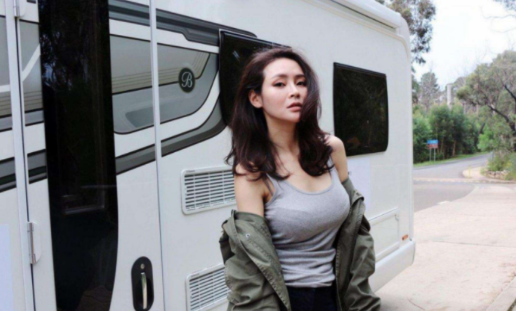 Yu Mingjia: Married a 7-year-old ordinary employee on a blind date, and was spoiled as a ...