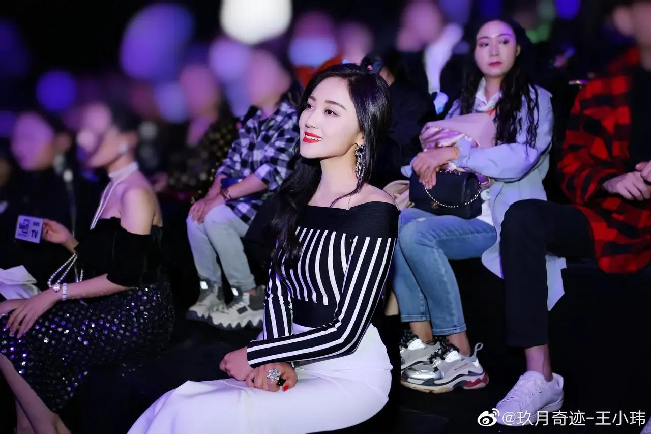 Jiuyue Miracle Wang Xiaowei: The Beauty of Sideways Smiles - iNEWS