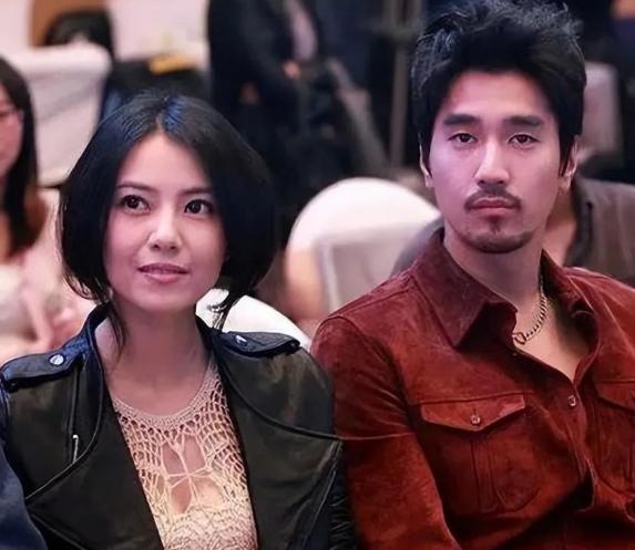 In 2009, Gao Yuanyuan fell in love with Yu Xiaowei, who was 3 years older than her, and finally ...