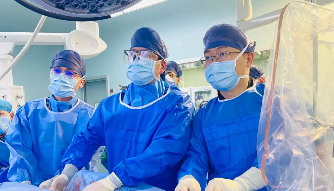 Extreme operation! At the age of 30, the heart door failed, and the ...