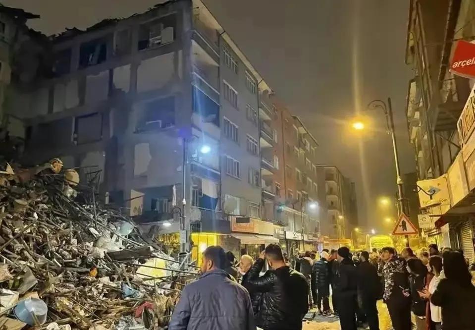 Experts say that the destructive power of the strong earthquake in ...