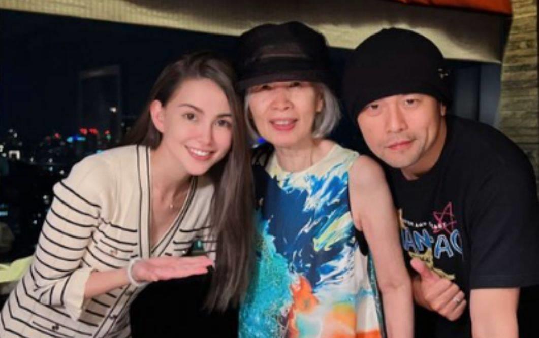 Original Jay Chou and his wife celebrate Ye Huimei's birthday. Kun Ling ...