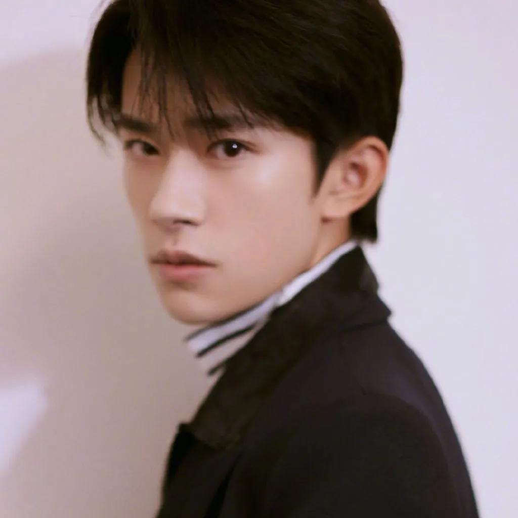 Eat Melon Zhao Liying Xiao Zhan Liu Yifei Hu Ge Zhu Yilong Yi Yang ...