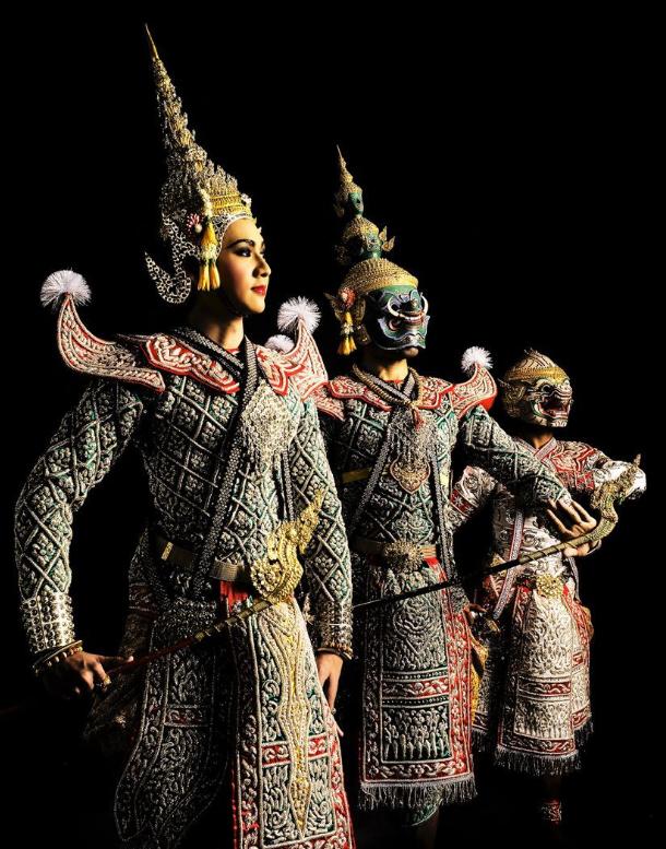 Go to the Royal Grand Theatre of Bangkok and taste the traditional Thai ...