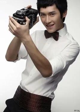 Zhu Zixiao took a photo with Zhang Han handsome, and they reunited ...