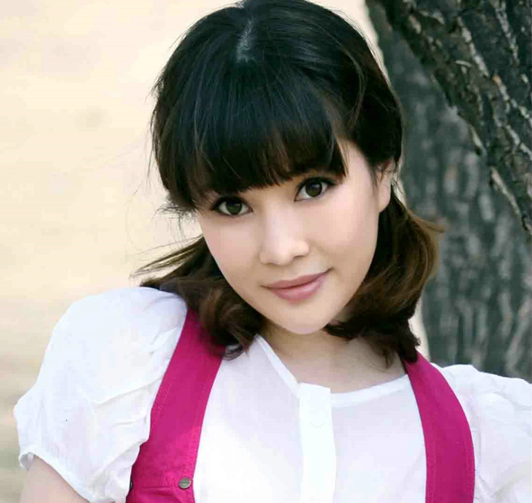 Looking at Yuan Yin after 18 years, I understand why she left Hou Yaowen to marry Dai Zhicheng ...