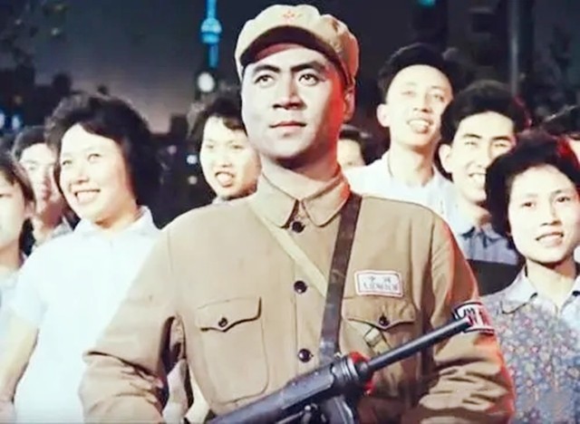 "The Sentinel under the Neon Light" Zhao Dada, after divorcing Cao ...