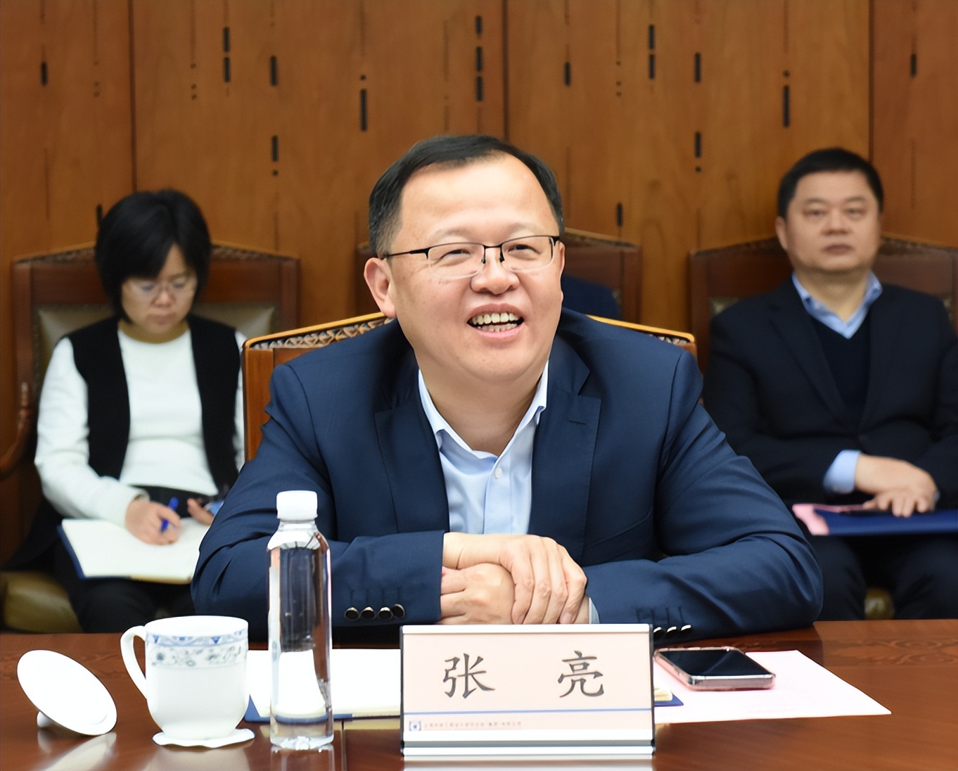 Zhong Xiaoping, Executive President of AECOM Asia, and his delegation ...