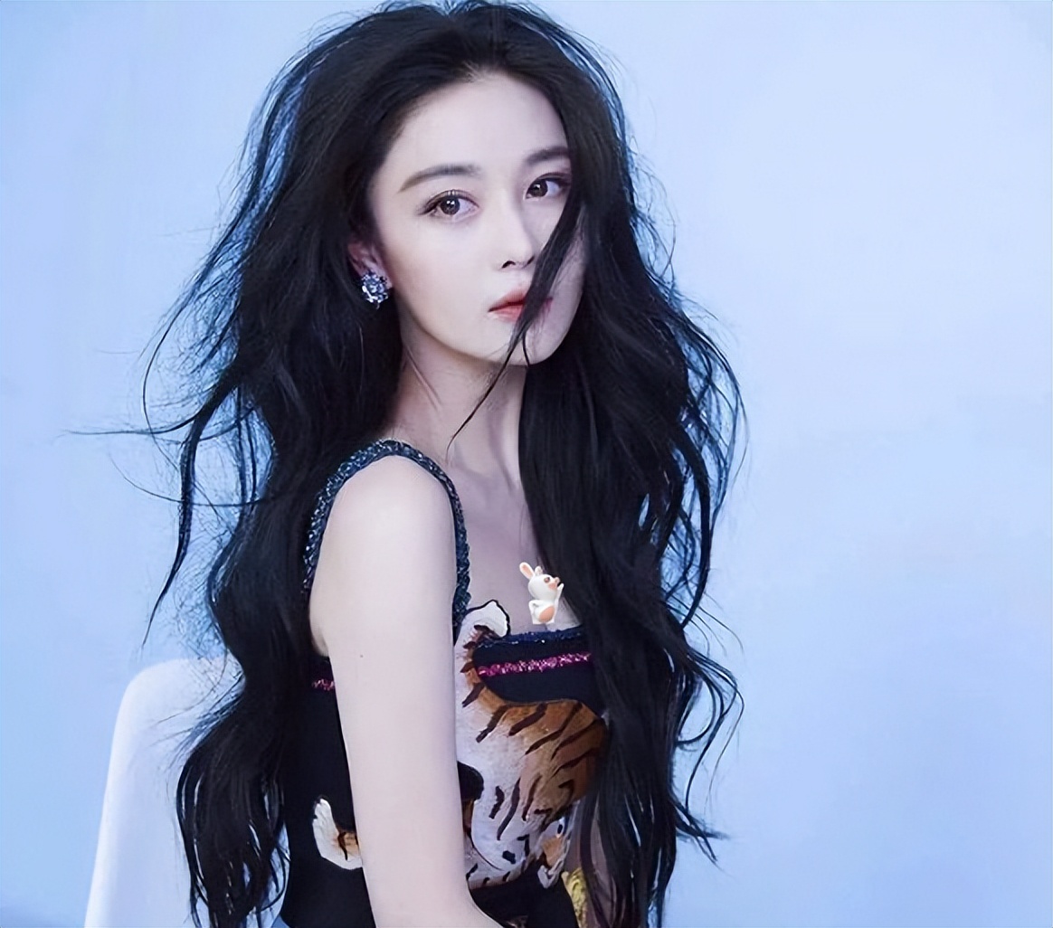 Zhang Xinyu He Jie supports Wang Baoqiang's new movie, the woman clings ...