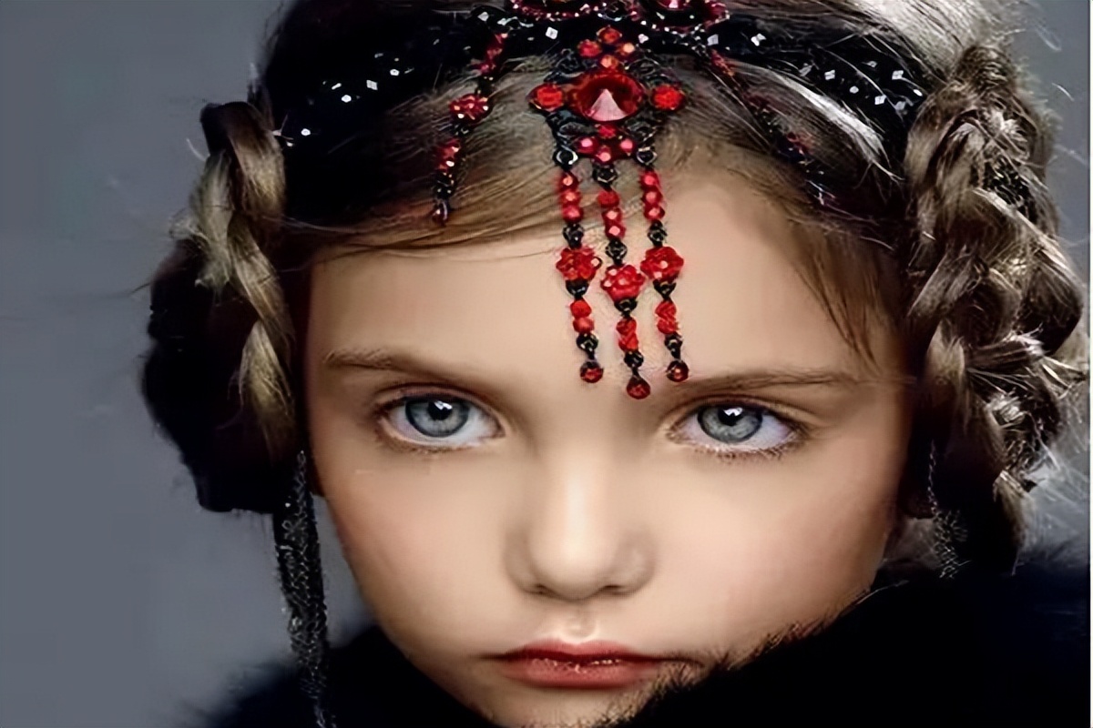 Top 10 most beautiful child stars in Russia: beautiful and talented - iNEWS