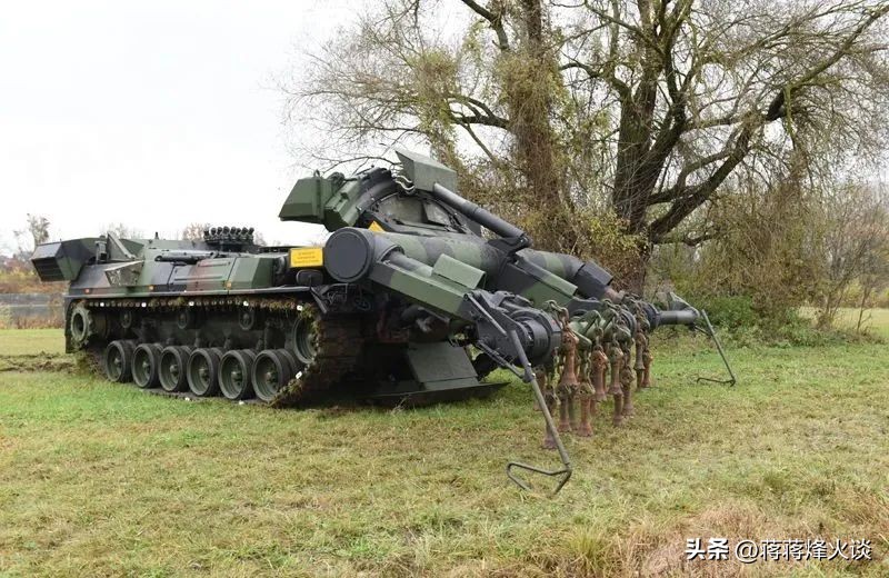 Wild boar planing mines!Germany delivered the wild boar armored ...