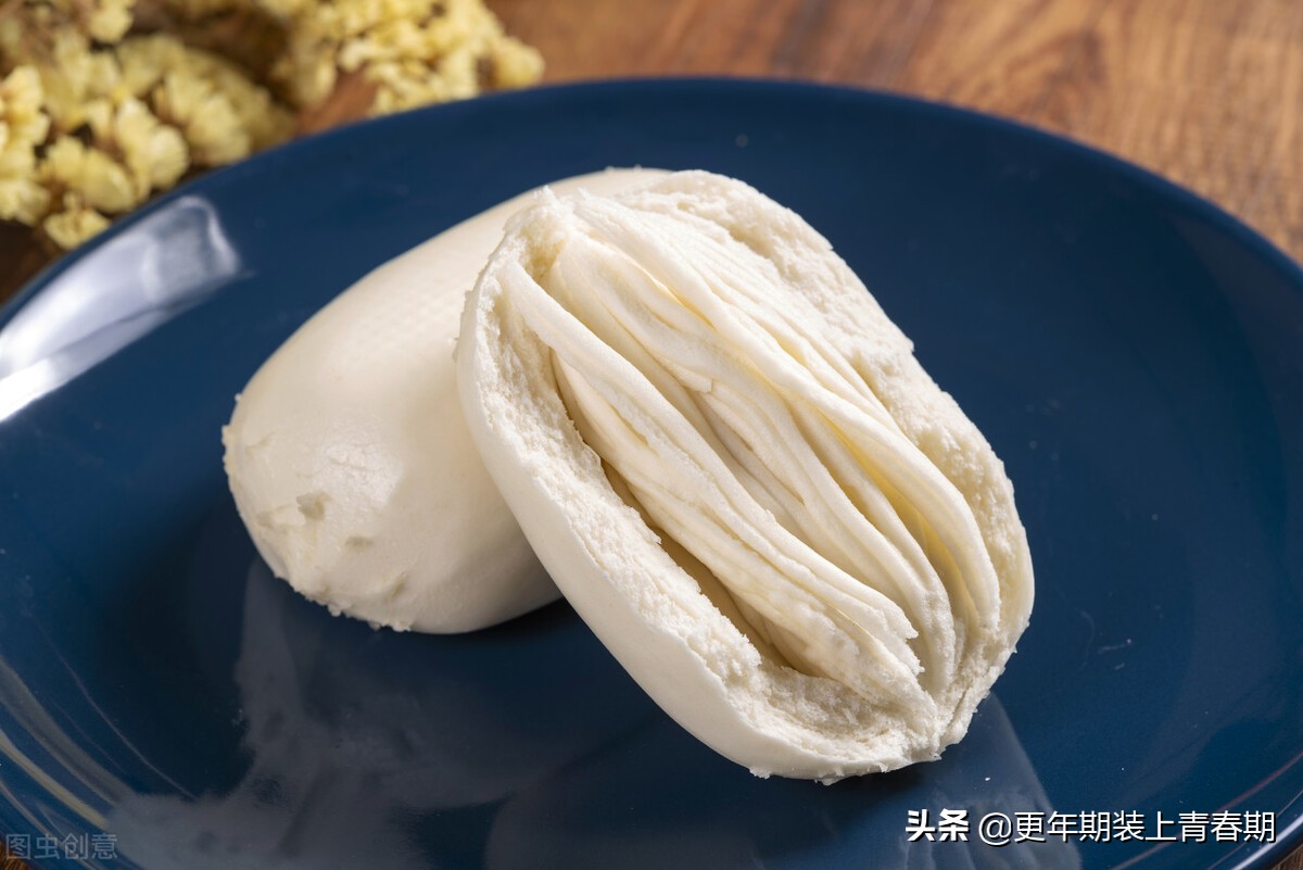 Have you ever tried the stuffed buns?Tianjin people like to eat silver ...