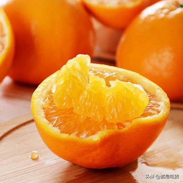 friends!Chunjian rake oranges, which were ripe and put on the shelves a ...