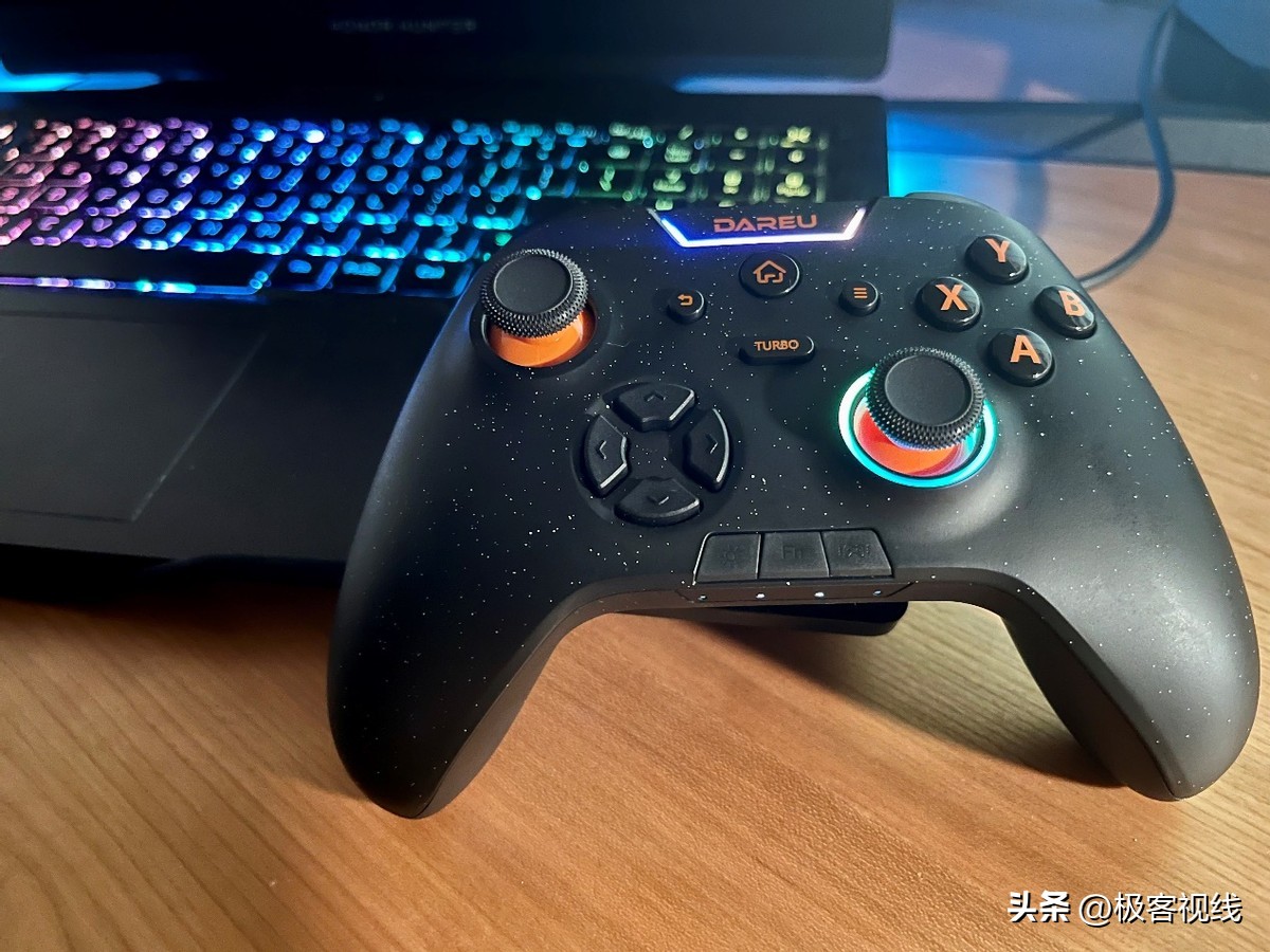 Multi-platform somatosensory wired gamepad with built-in RGB lighting ...