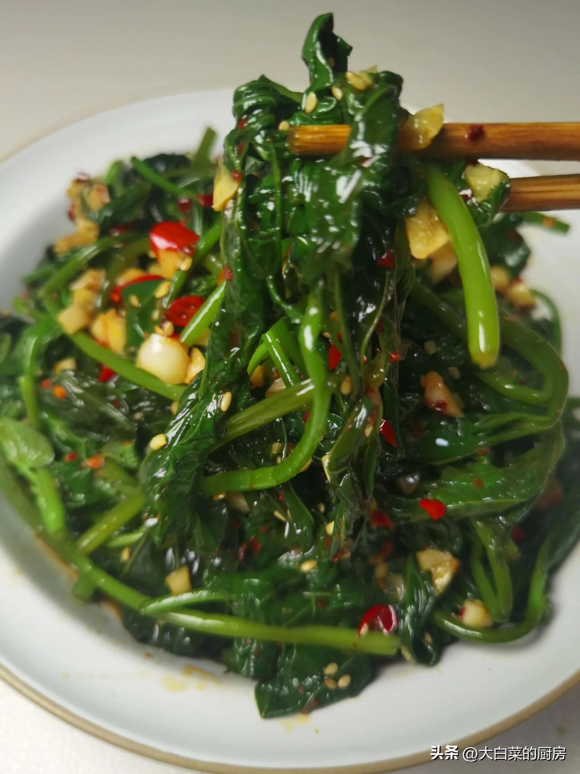 Cold sweet potato leaves are definitely a summer appetizer. It is ...