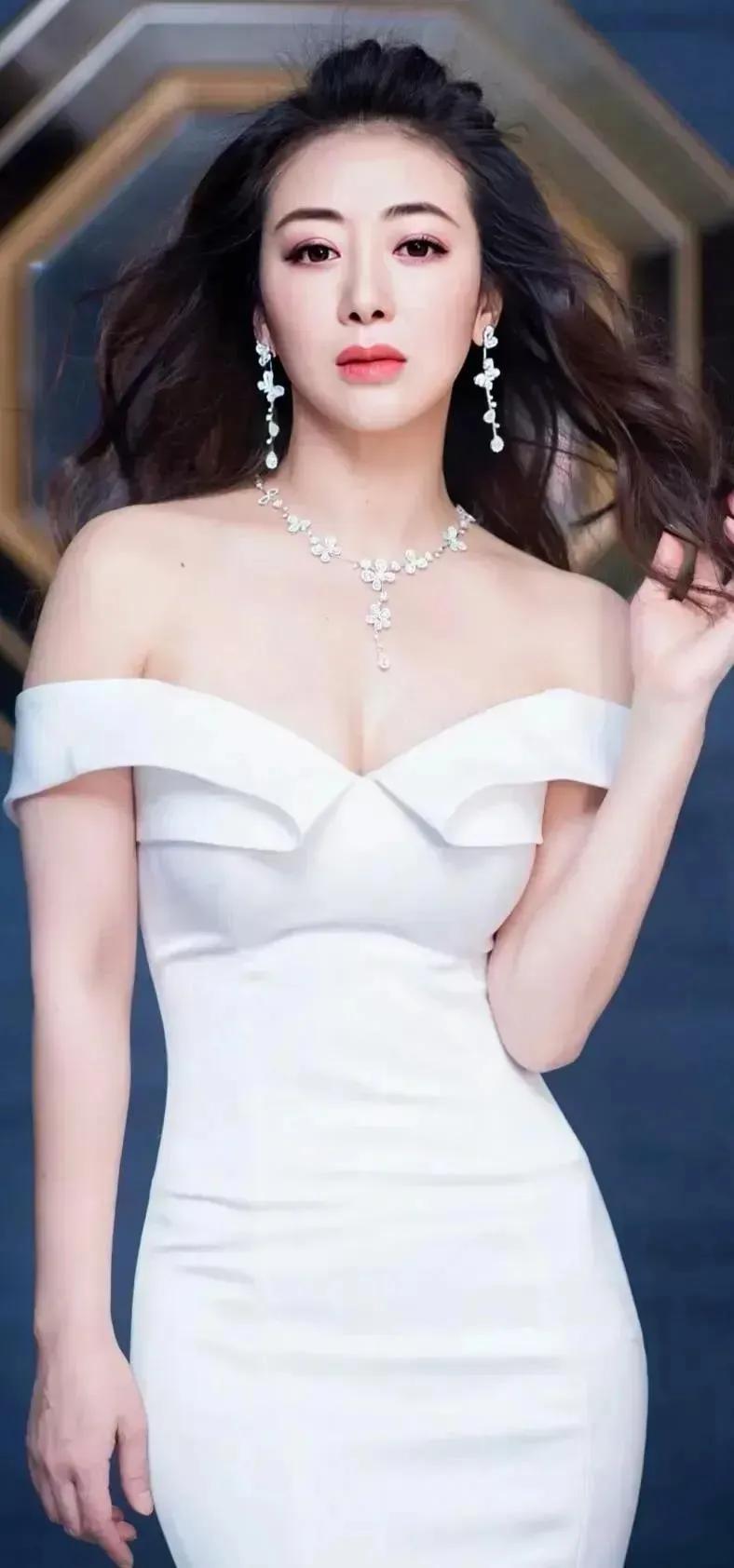 Chen Zihan's immortal talent and beauty are amazing, time makes people ...