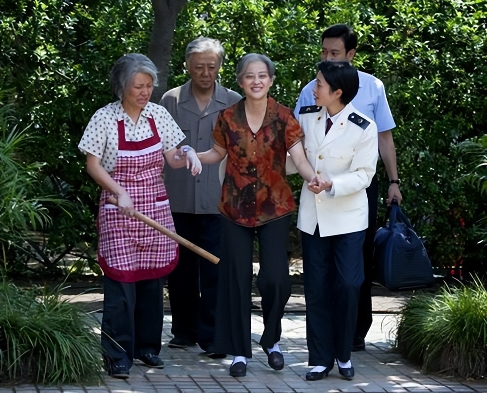 In "Parents' Love", there are some people who are really good to An Jie ...