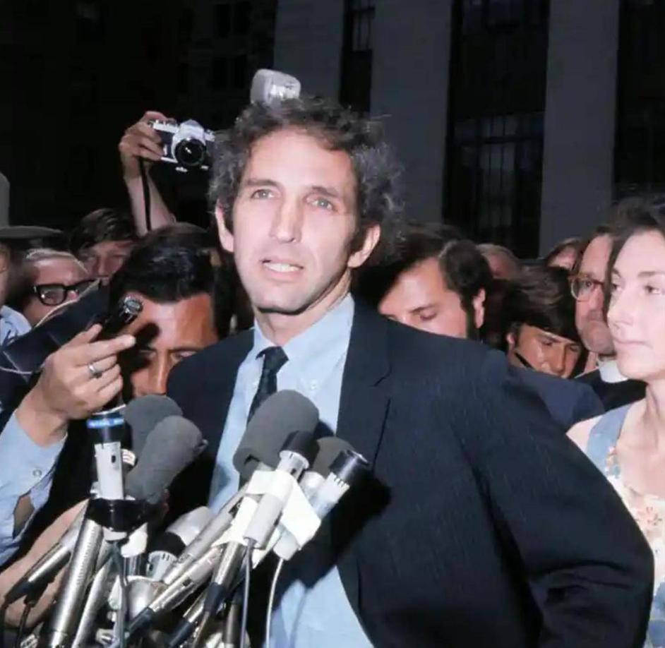 "The Most Dangerous Man in America" dies! - iNEWS