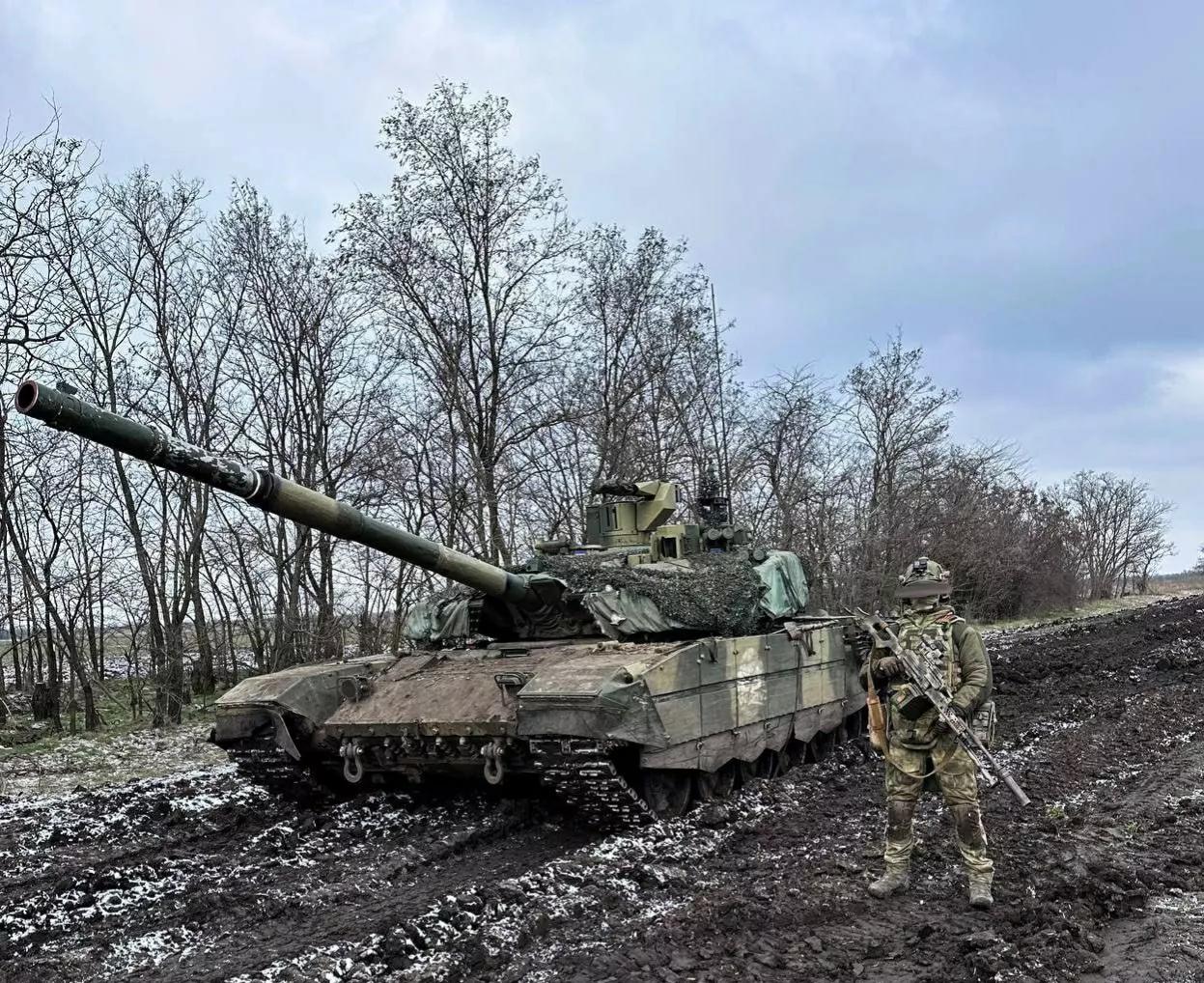 The Russian army occupied Bakhmut, and before they were relieved, 400 ...