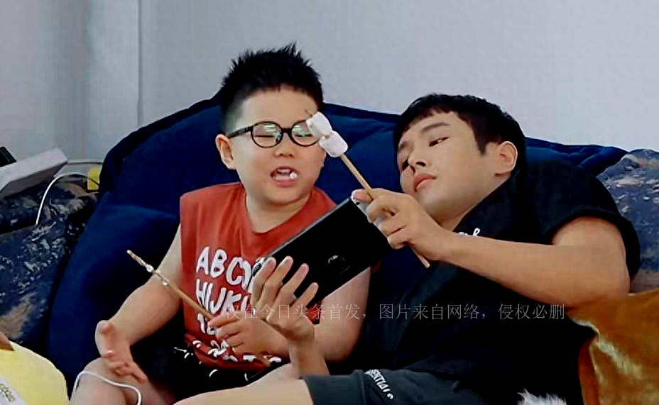 Song Dandan's 4-year-old grandson rarely shows up. He is covered in ...