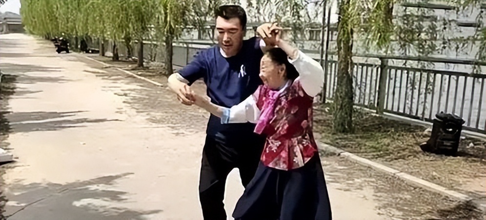 After Ma Yuqin asked Li Yucheng to go out of the house, she never ...