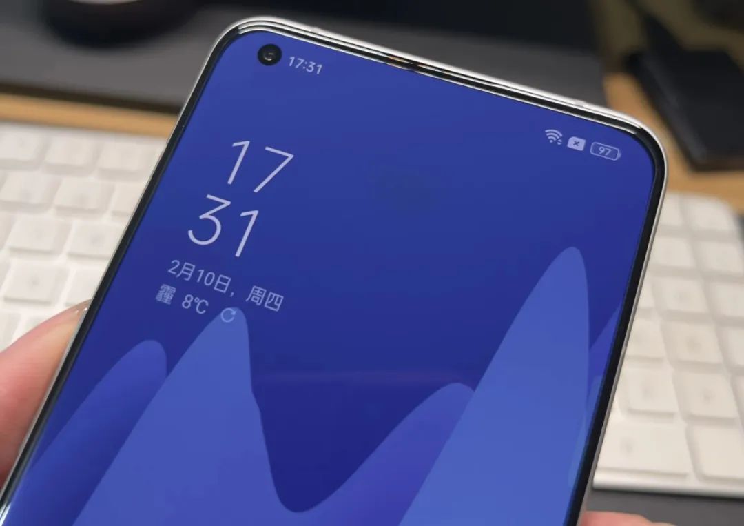 2K+120HZ direct screen, talk about three mobile phones with powerful ...